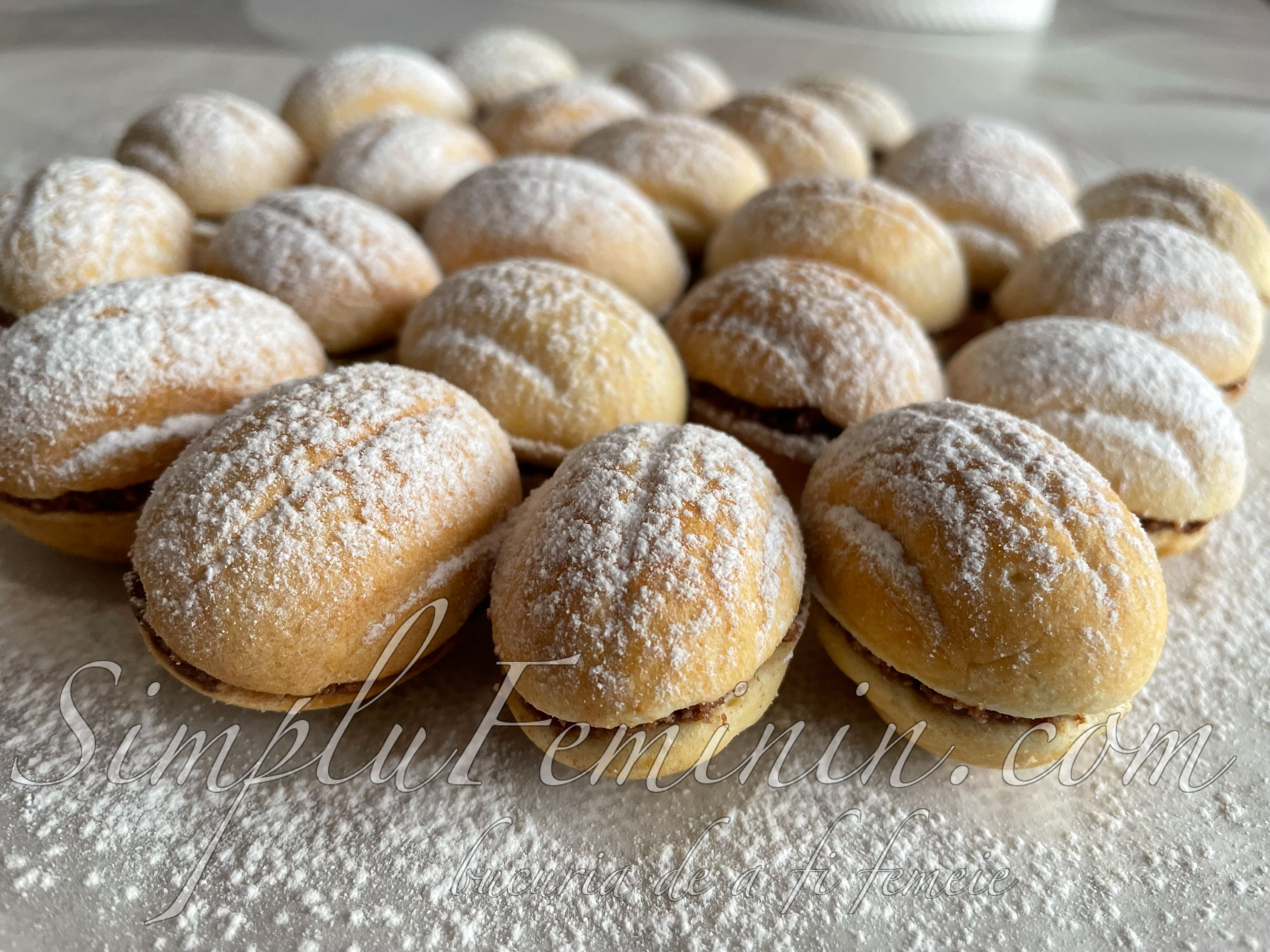 Nuci umplute cu crema de ciocolata – Simplu Feminin